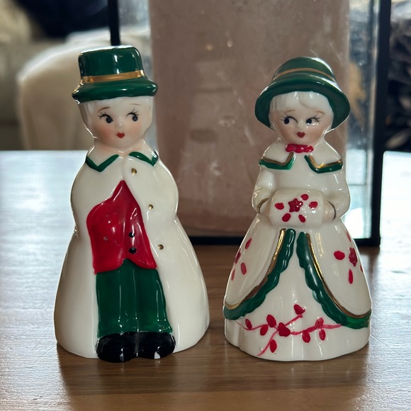 Holiday | Vintage Man And Woman Caroler Bells Green Gold White Red ...
